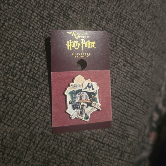 Universal Studio | Jewelry | Universal Studios Harry Potter Ministry Of ...